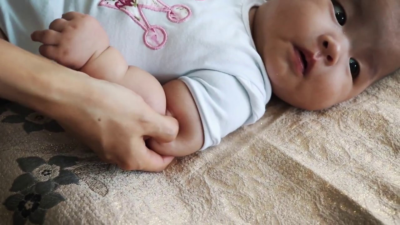 Paediatric Tui Na for constipation - YouTube