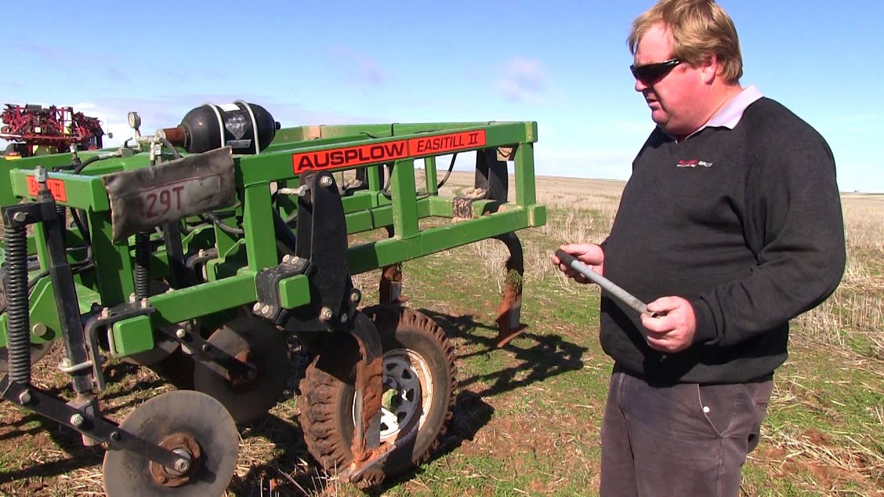 Ausplow Easitill - YouTube
