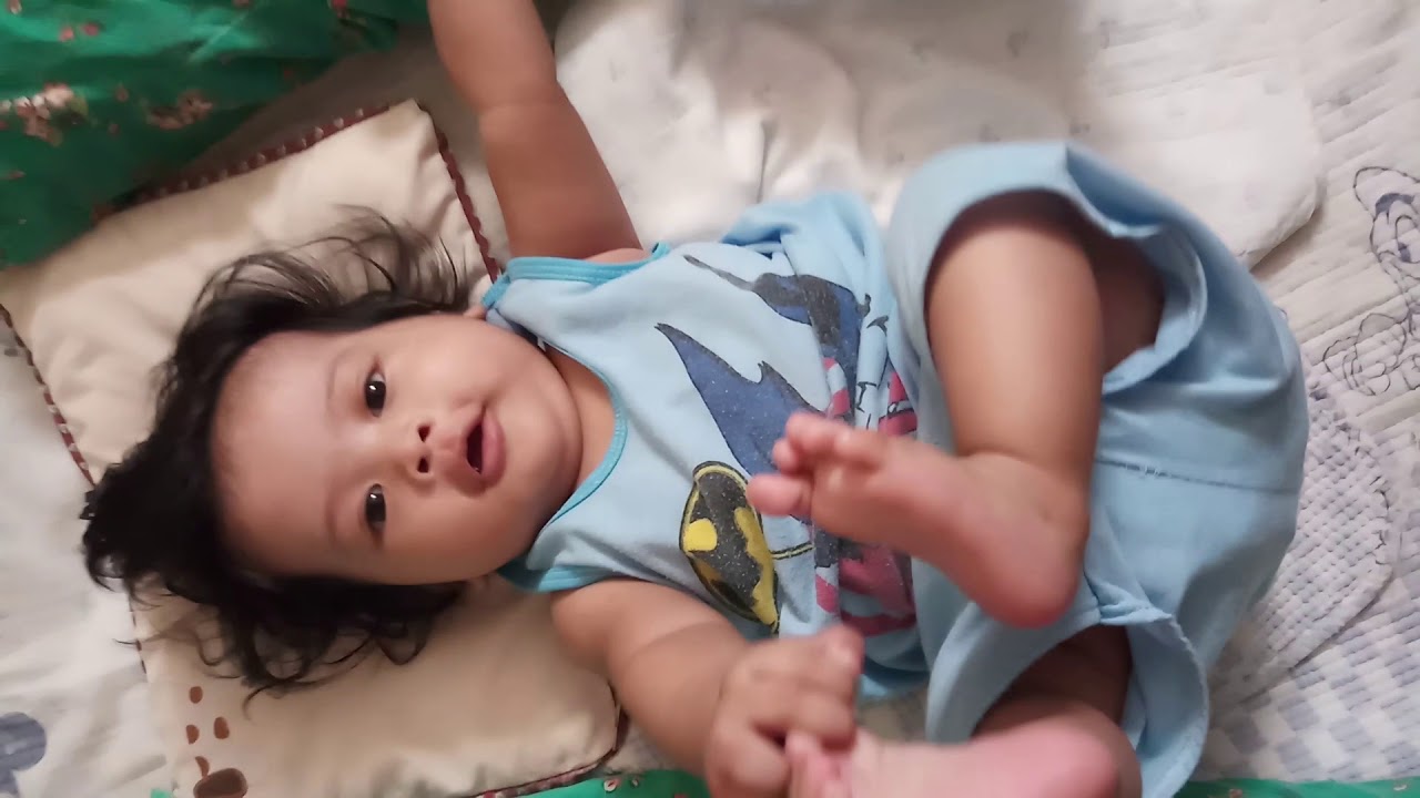 Hawak paa hehe - YouTube