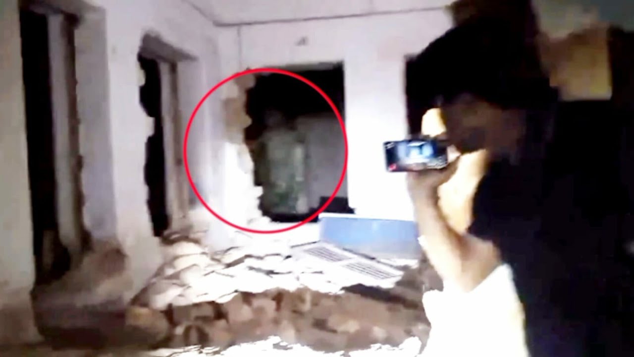 Soldier bazar haunted house karachi Ghost attacks in Scariest House jin cartel Live - YouTube