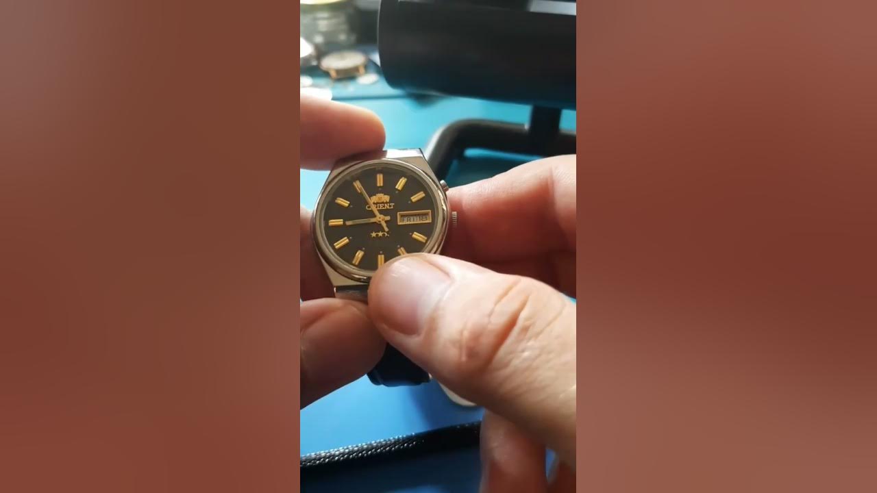 О заводе часов с автоподзаводом после простоя - YouTube
