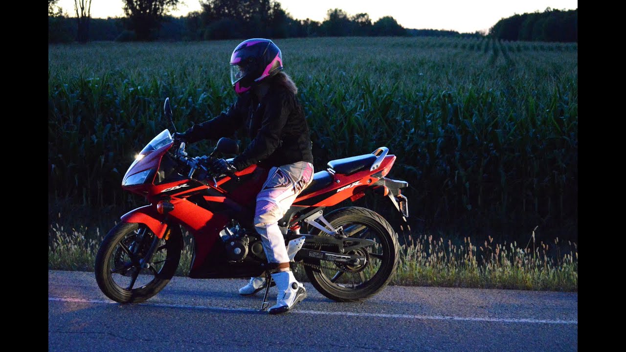 Superbike Girl on CBR Honda 110 kph=68 mph FLYBY - YouTube