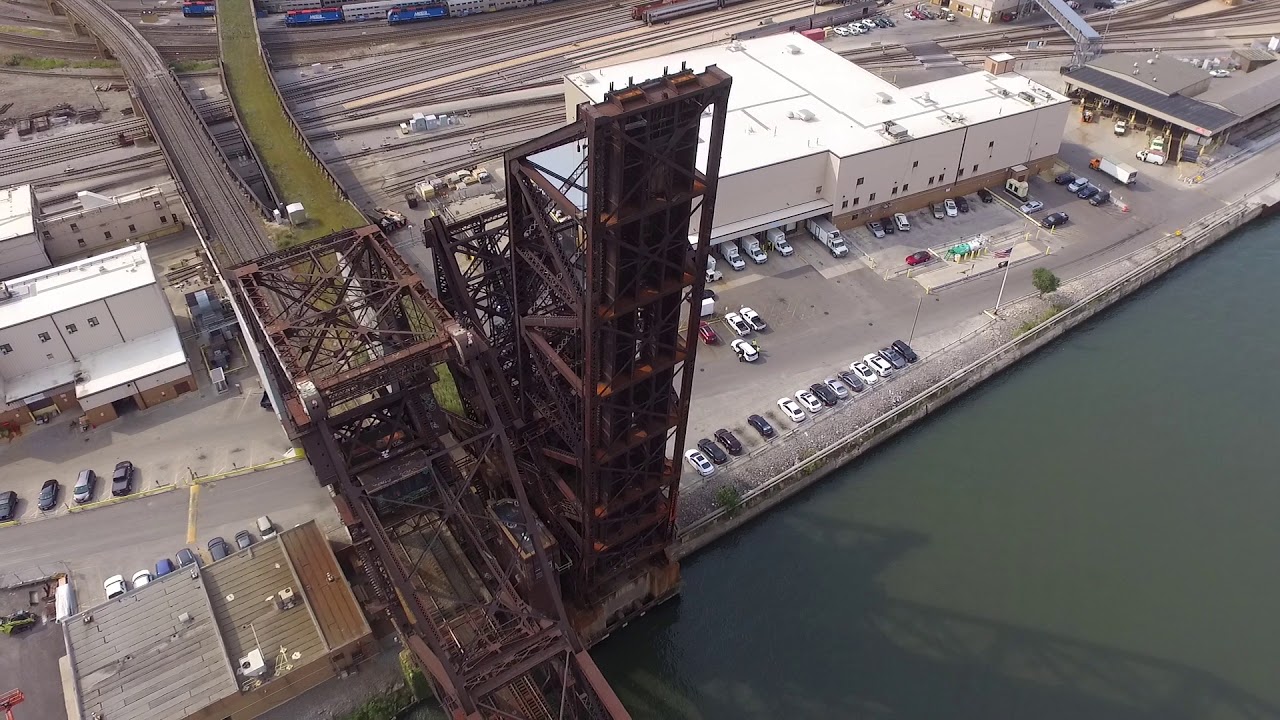 Chicago River STC Airline Bridge UP - YouTube