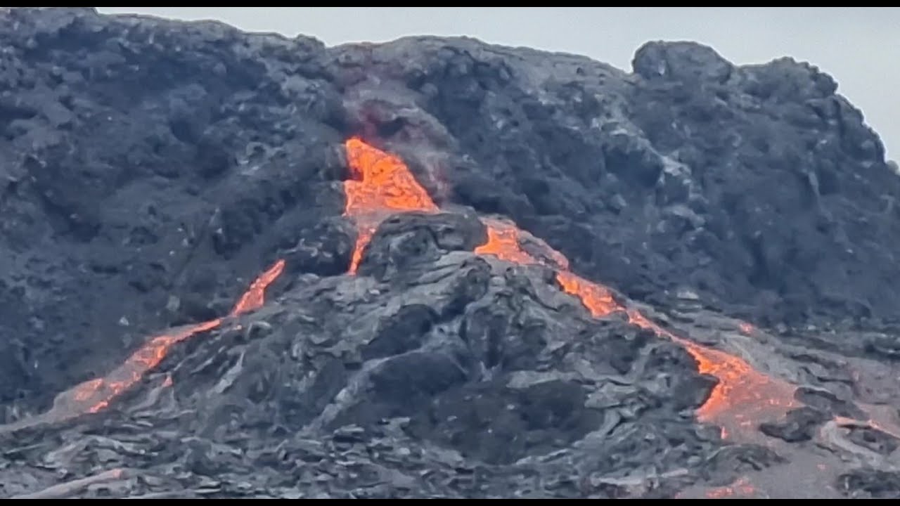 LAVA PUMPS THROUGH HOLE IN THE CRATER WALL 21.08 - YouTube