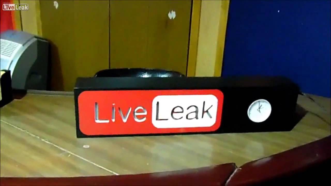 Eminem - Im back [Lyrics] - YouTube