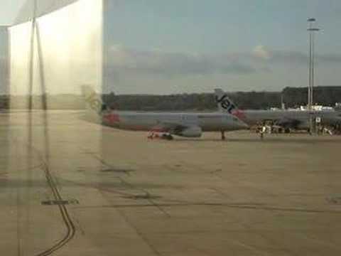 Jetstar A320 Push Back - YouTube