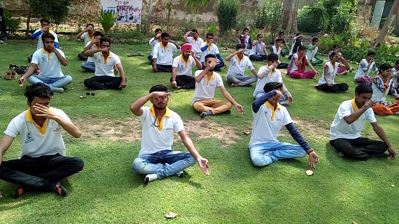 yoga class in PMKVY of ICCFA ..THANK YOU PM @NARENDRA MODI - YouTube
