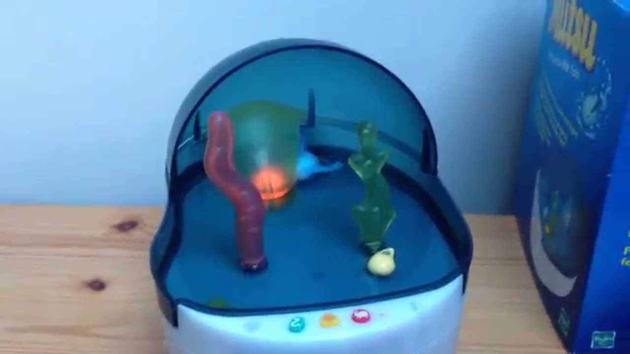 Tamagotchi Mutsu Virtual Pet Hasbro - YouTube