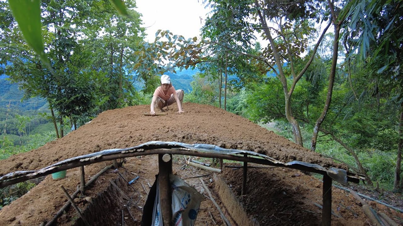 How to Bushcraft Build a Roof Of Soil - Creating A Green Roof ...
