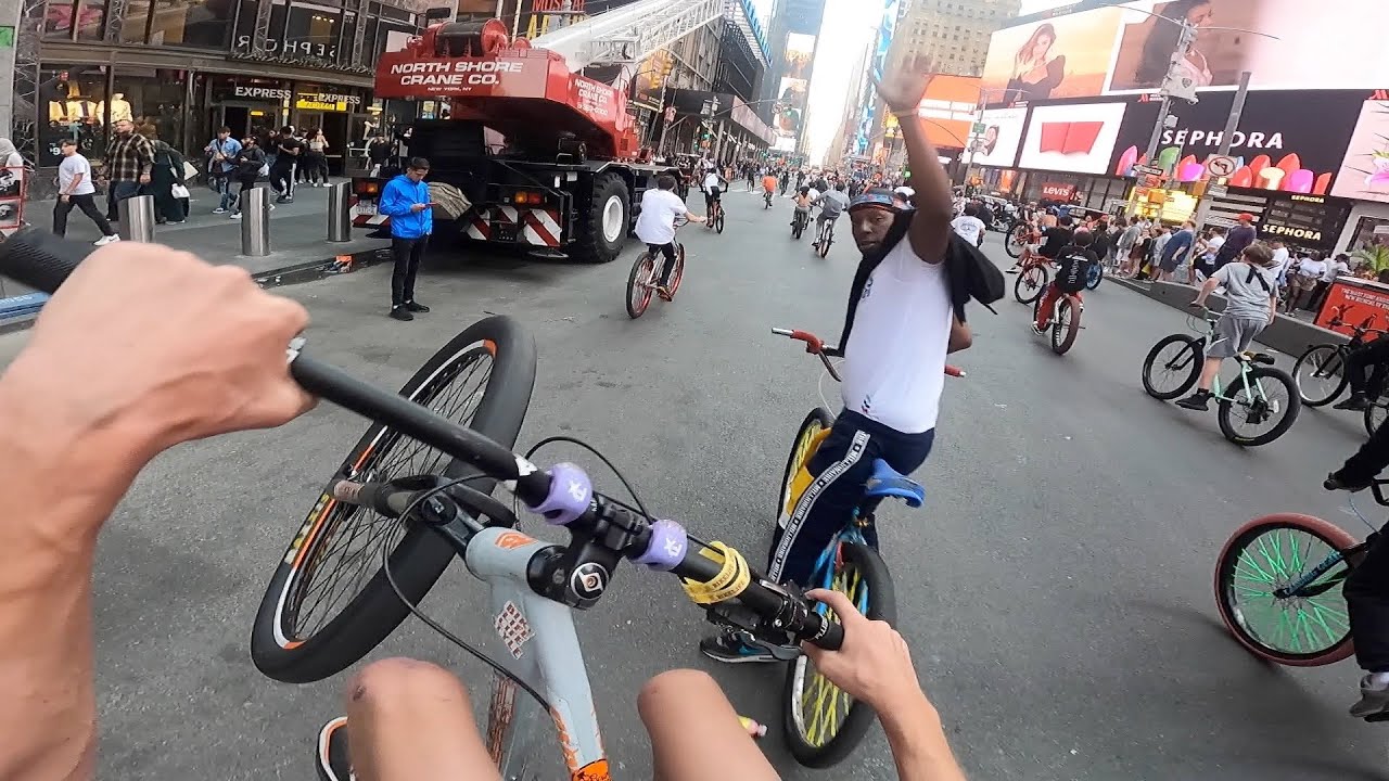 300 BIKES WHEELIE THRU TIMES SQUARE! * CRASHBOYS NYC RIDEOUT 2023 ...
