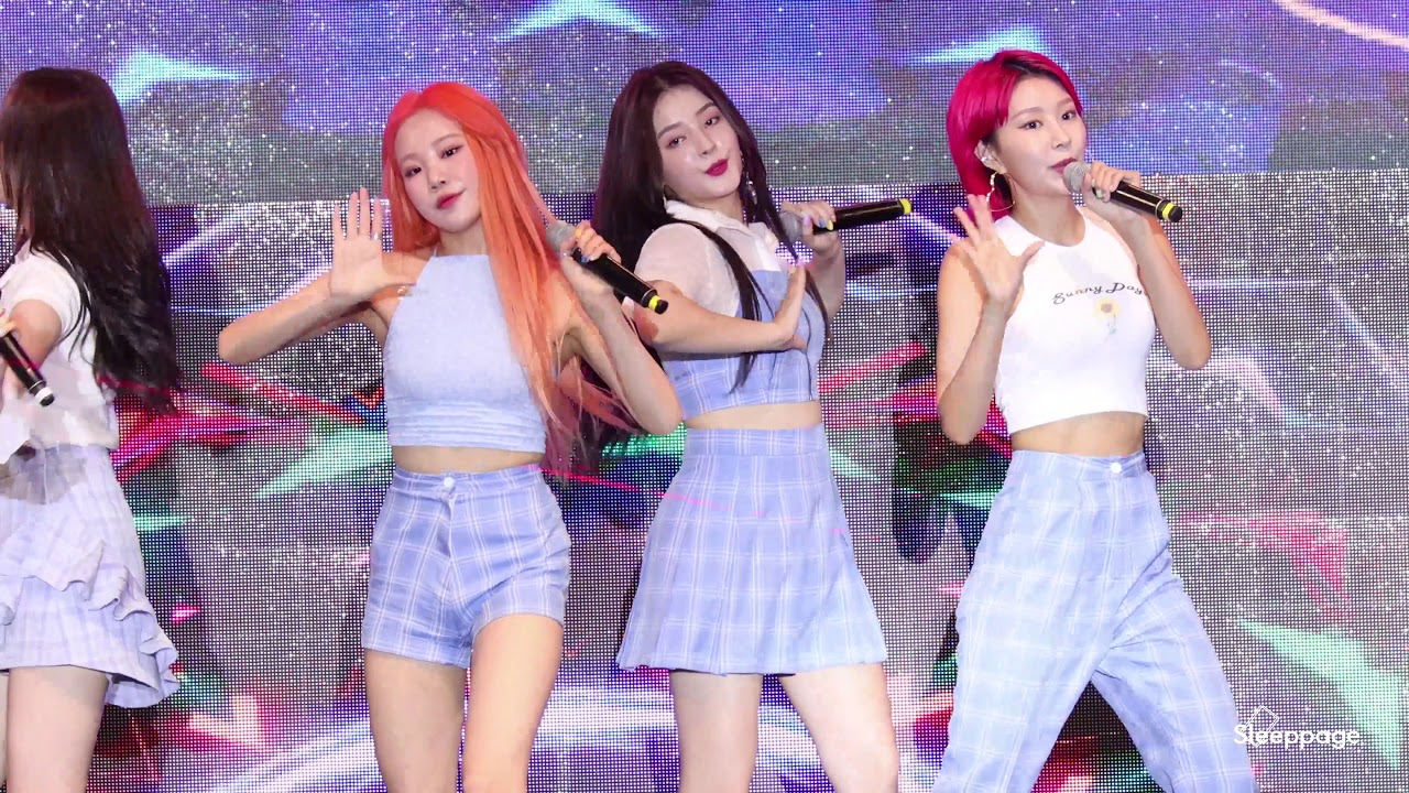 [4K] 190811 모모랜드 MOMOLAND 뿜뿜 BBOOM BBOOM 낸시 NANCY @ 제천음악영화제 By Sleeppage - YouTube