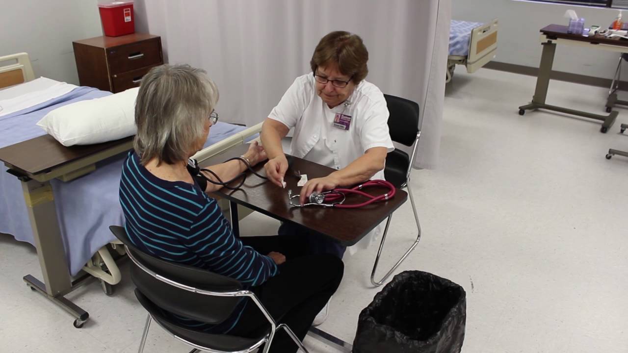 Measuring and recording blood pressure one step method - YouTube