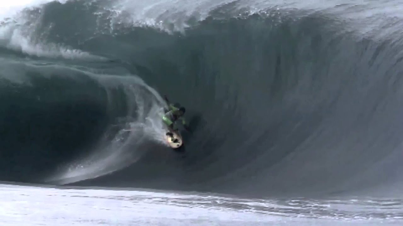 Cartwheel Wipeout at Teahupoo - YouTube