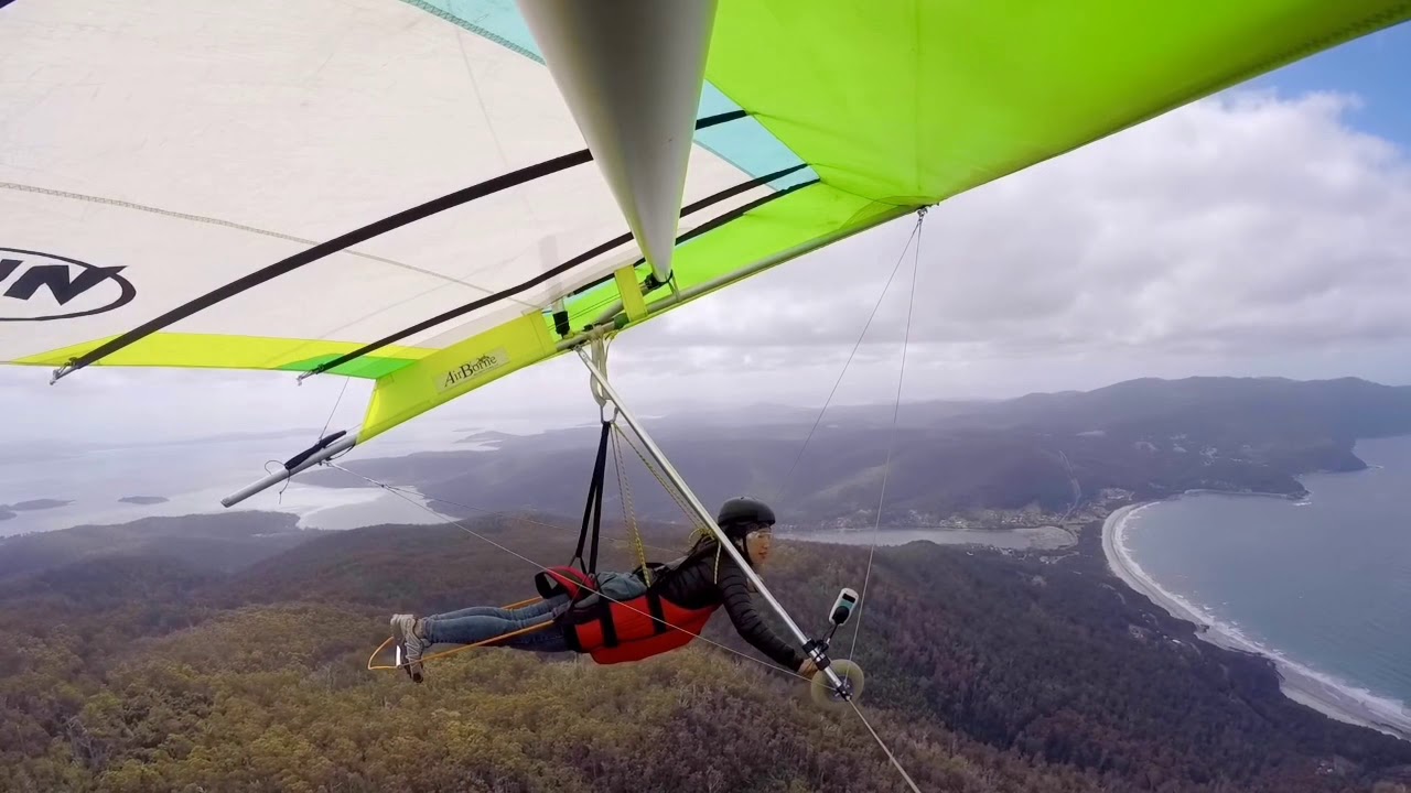 Eagle Encounter | Hand Gliding Tasmania 2020 Eaglehawk Neck - YouTube