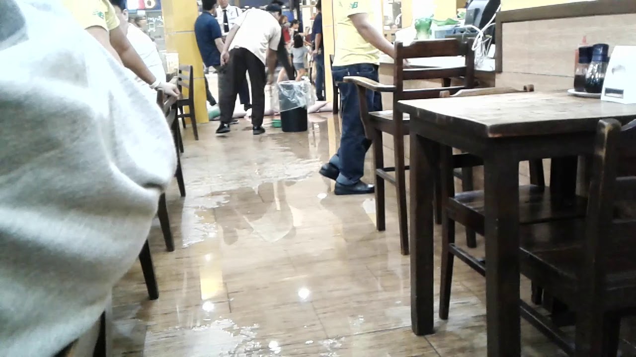 SM Megamall Masuki Restaurant Flooding - YouTube