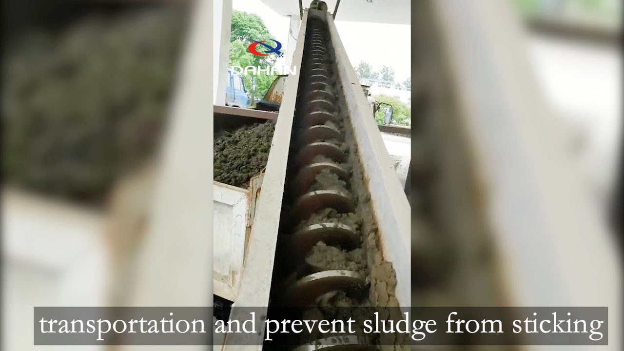 Sludge screw conveyor-Inclined 20° to convey sludge - YouTube