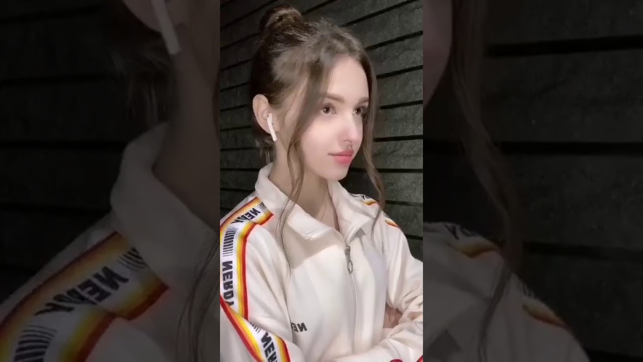 Pretty Gals 美女 8 - YouTube