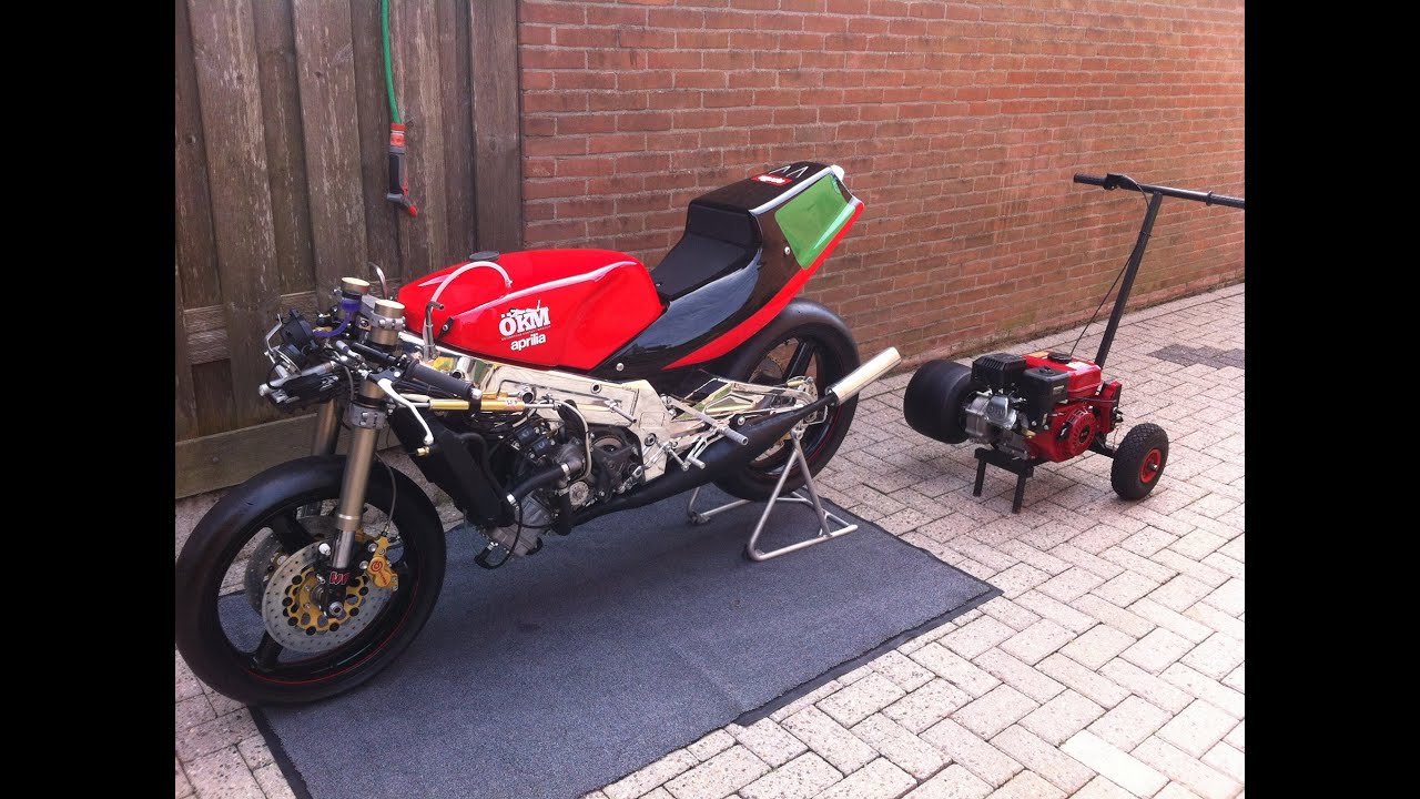 Firing up Aprilia AF1 250cc V-Twin Rotax 258 , 1989 , Framenumber 0002 ...