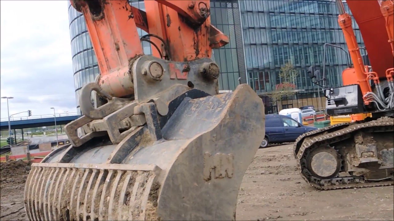 Super Bagger LKW und Stahlplatten für Baustellen Weg - YouTube