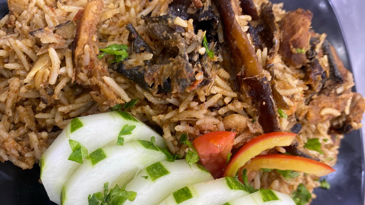 How to make famous Traditional Efik Coconut Rice - YouTube