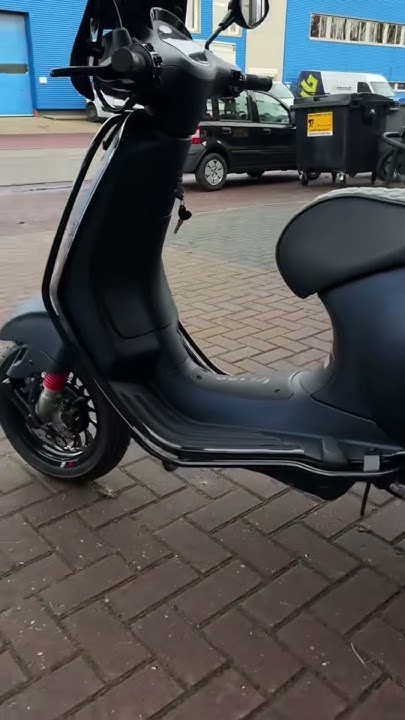 Amazing color | Vespa Sprint Custom Matt Blue #Vespa #scooter #bikercommunity #moto #piaggio ...