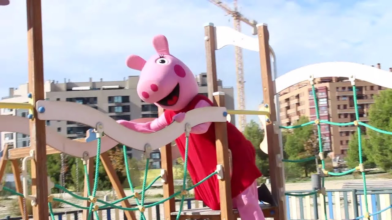 Peppa Pig en Varios Parques - YouTube