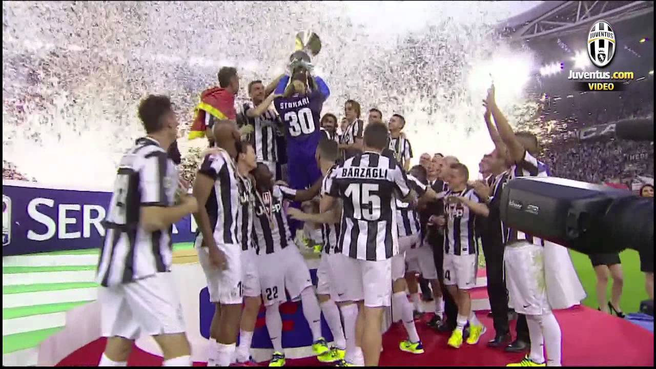 Juventus Campione d'Italia, la premiazione - Scudetto trophy ...