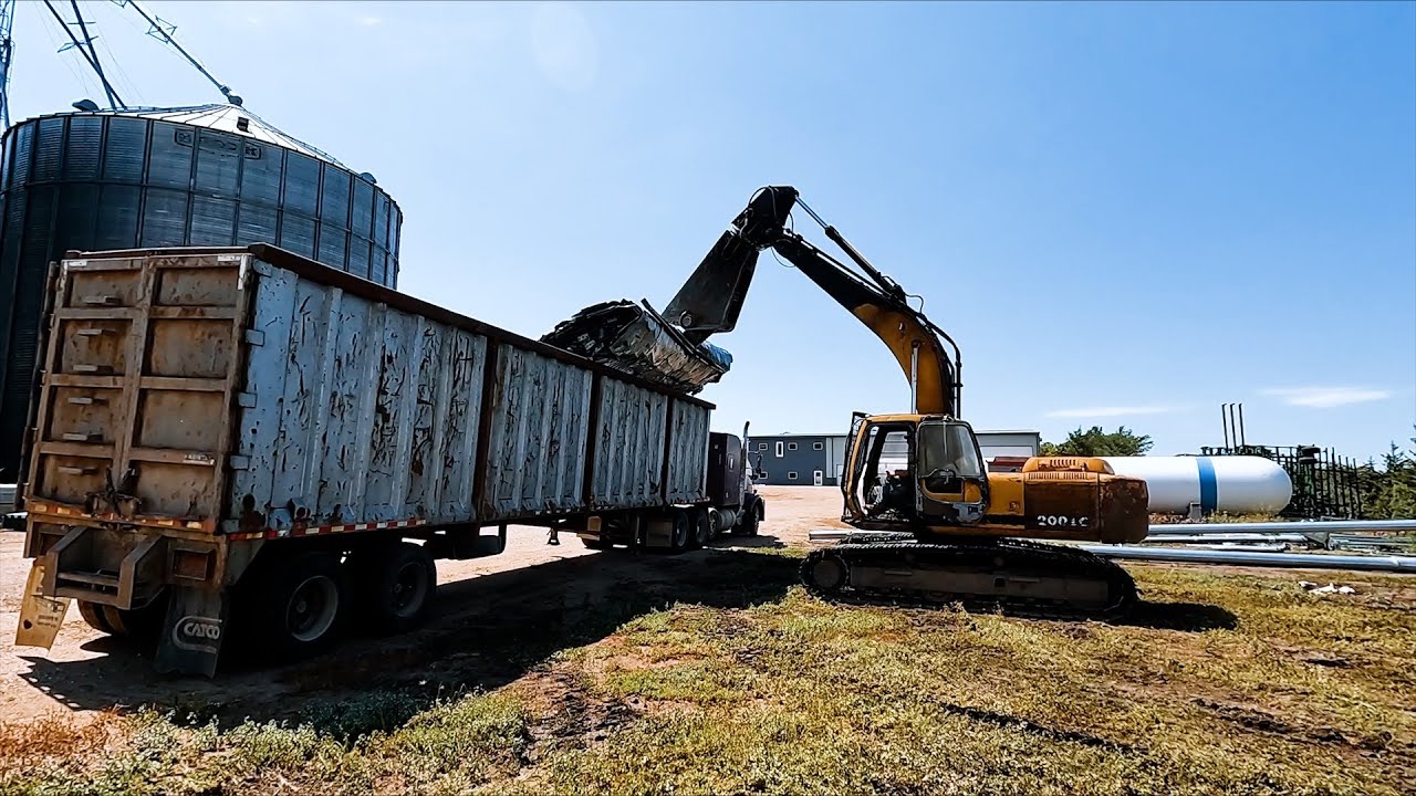 30,000 Bushel Bin In One Load Of Scrap! - YouTube