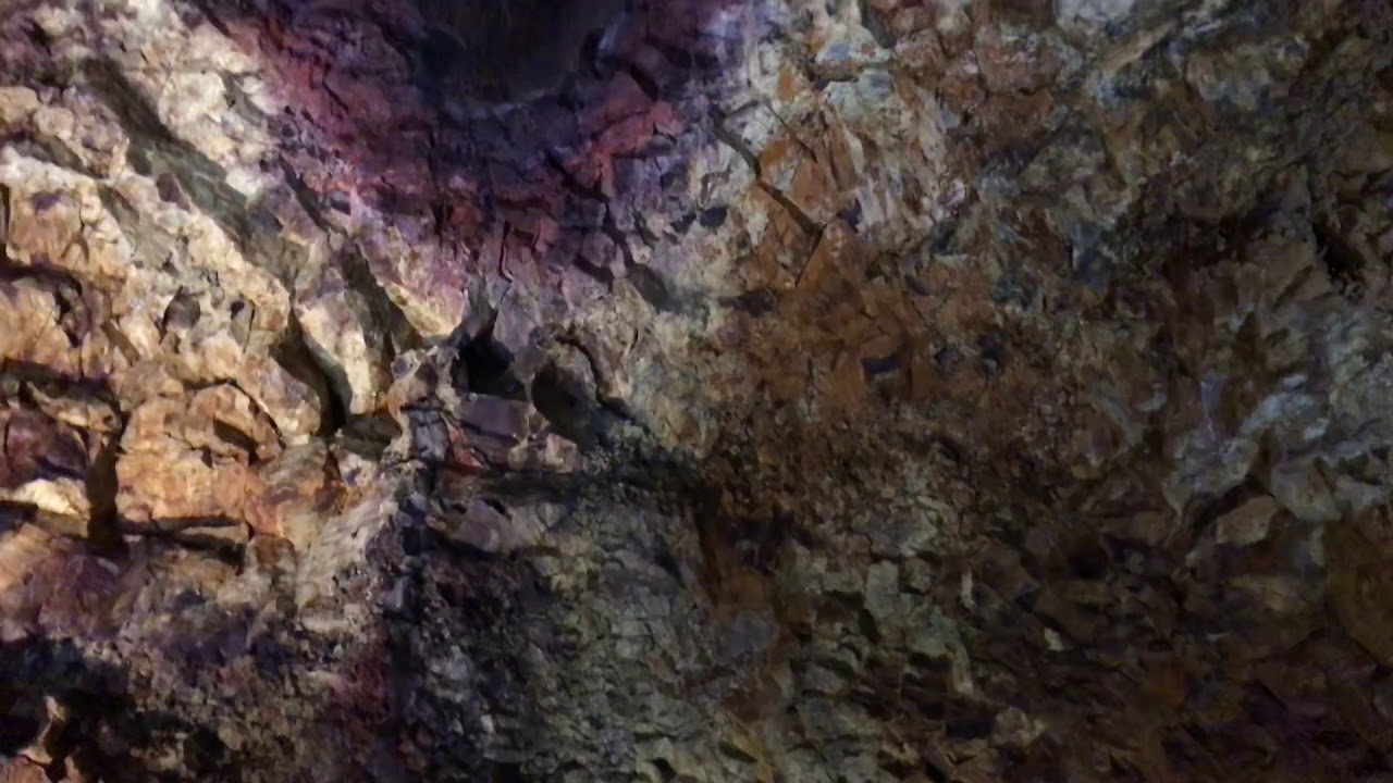 Inside the empty magma chamber of Þríhnjúkagígur volcano, Iceland - YouTube