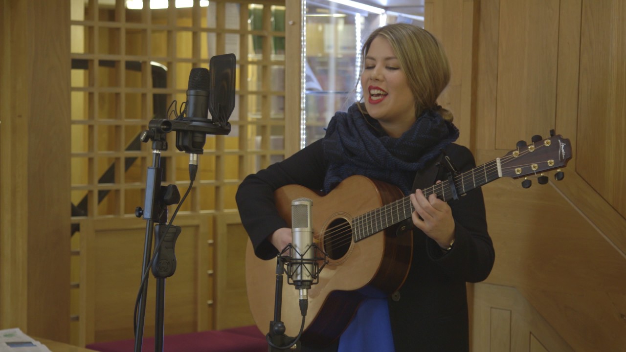 Niamh Regan - The Sweetest Drop (Live) - YouTube