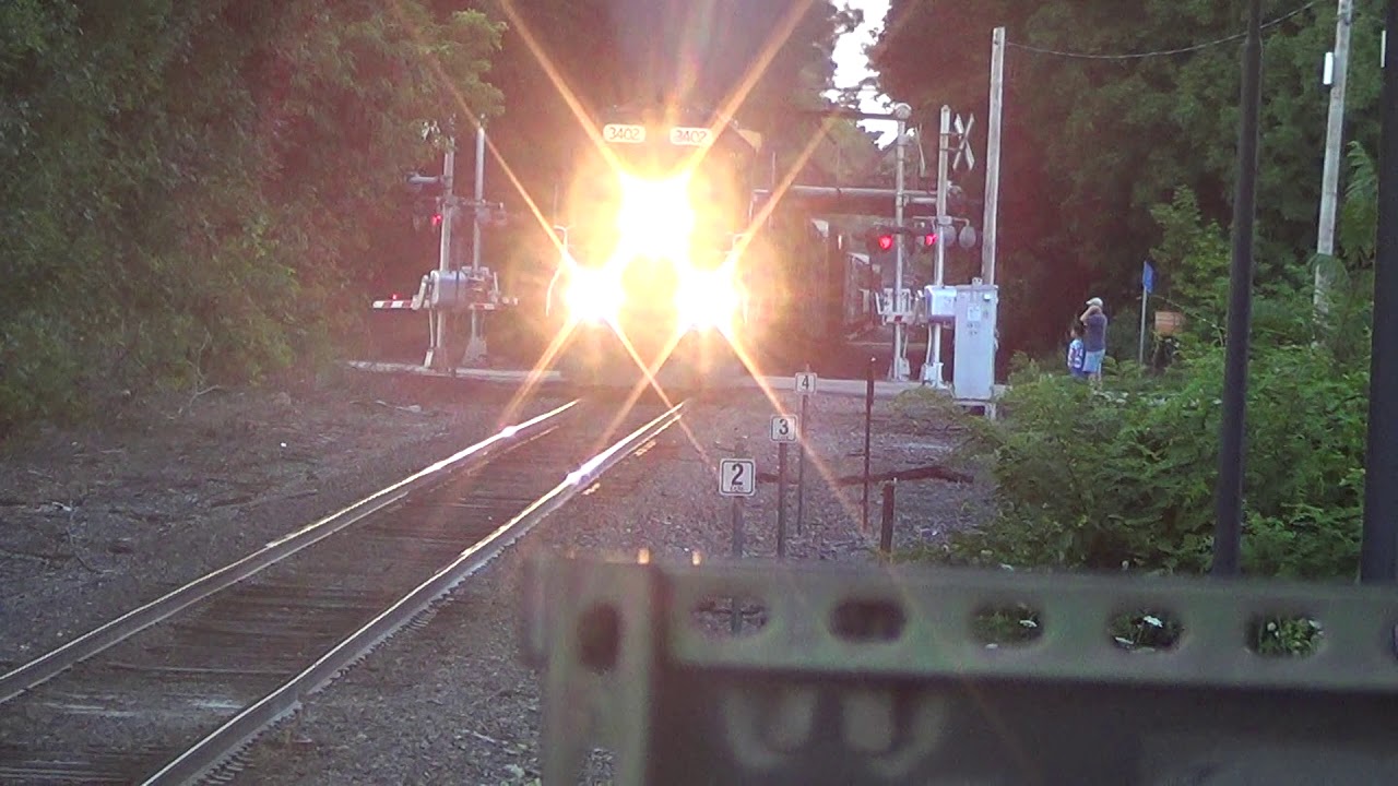 PAR POED w/ MEC 3402, MEC 7875 and 41 Cars by Exeter Station Sunday ...