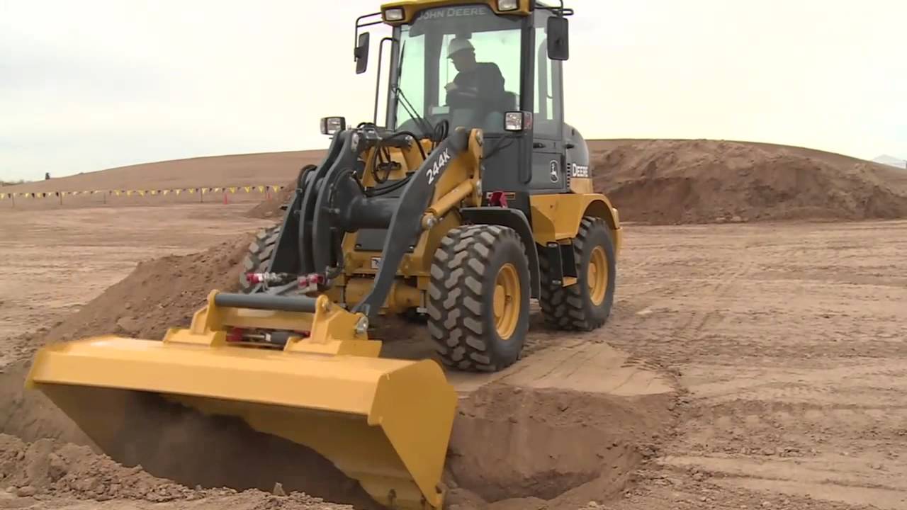 John Deere Compact Wheel Loader Safety Tips - YouTube