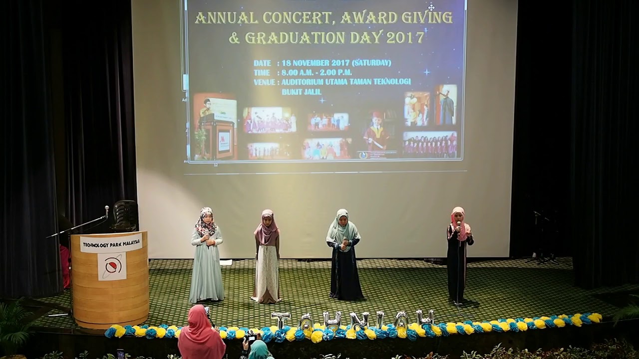 Story telling performance by students of SRIIPUJ during their Award Day ...
