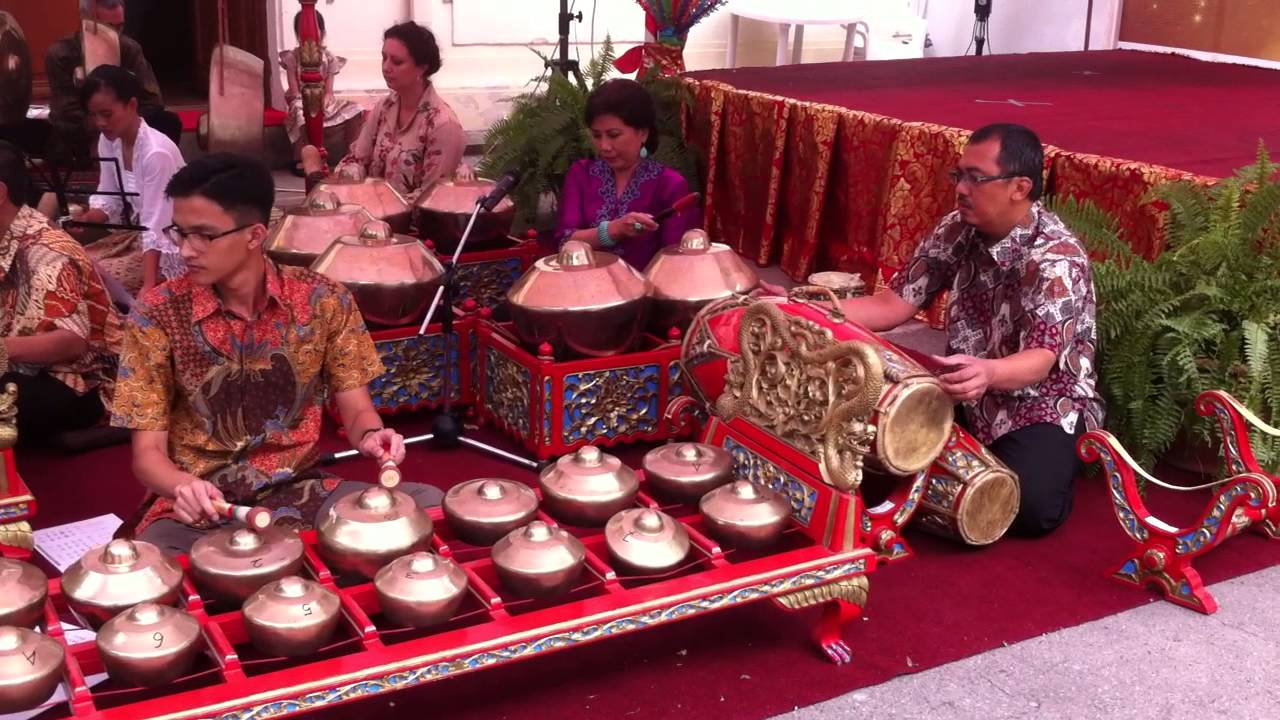 Gambang Suling - YouTube