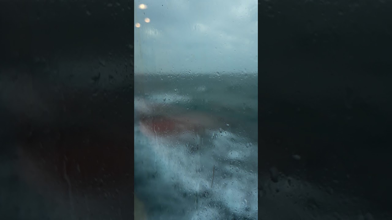 Queen Mary 2 in Storm 2.11.2019 - YouTube
