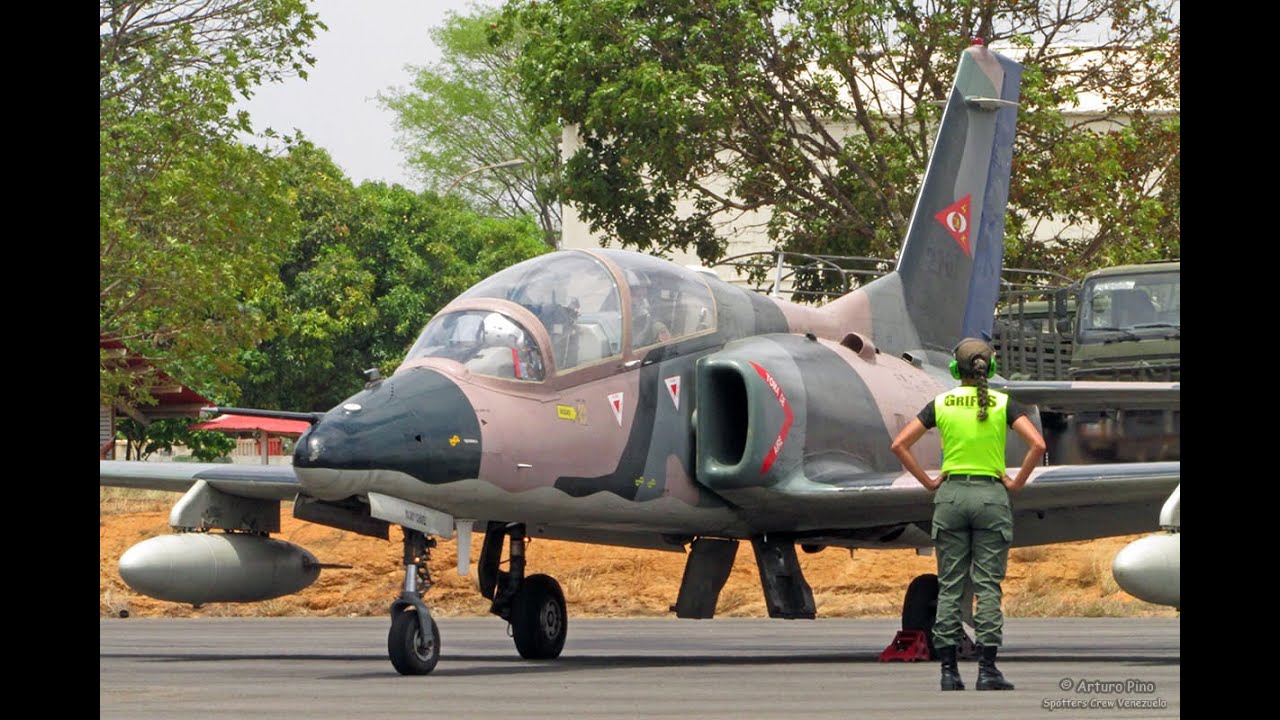 ASI SE PREPARA UN K-8W DE VENEZUELA PARA UNA OPERACION DE ATAQUE. - YouTube