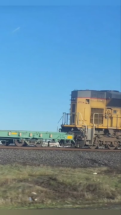 UP 8914 Empty Rail Train North, Lincoln CA - YouTube