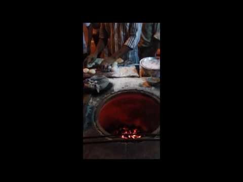 Hindistan Gezi Videoları -  sokak yemekleri roti / chapati yapımı