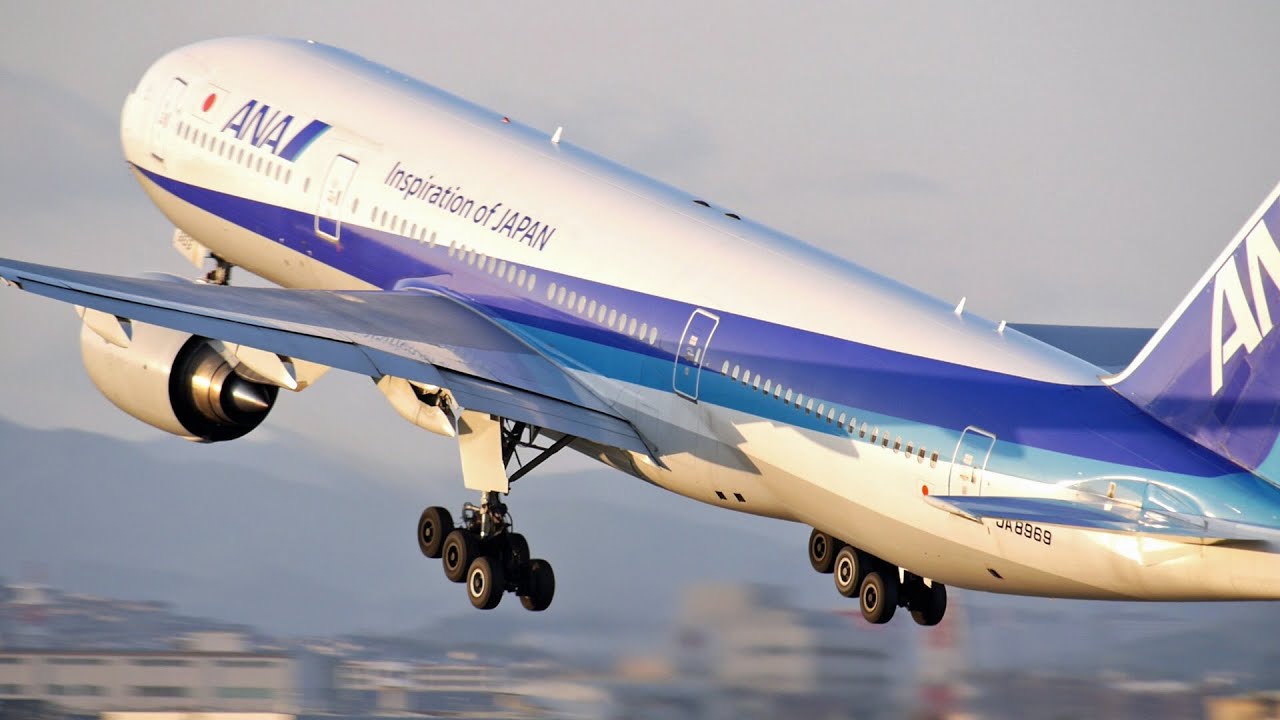 ANA Group various aircraft (B777, B767, B737, A320, DASH8) at Osaka ...