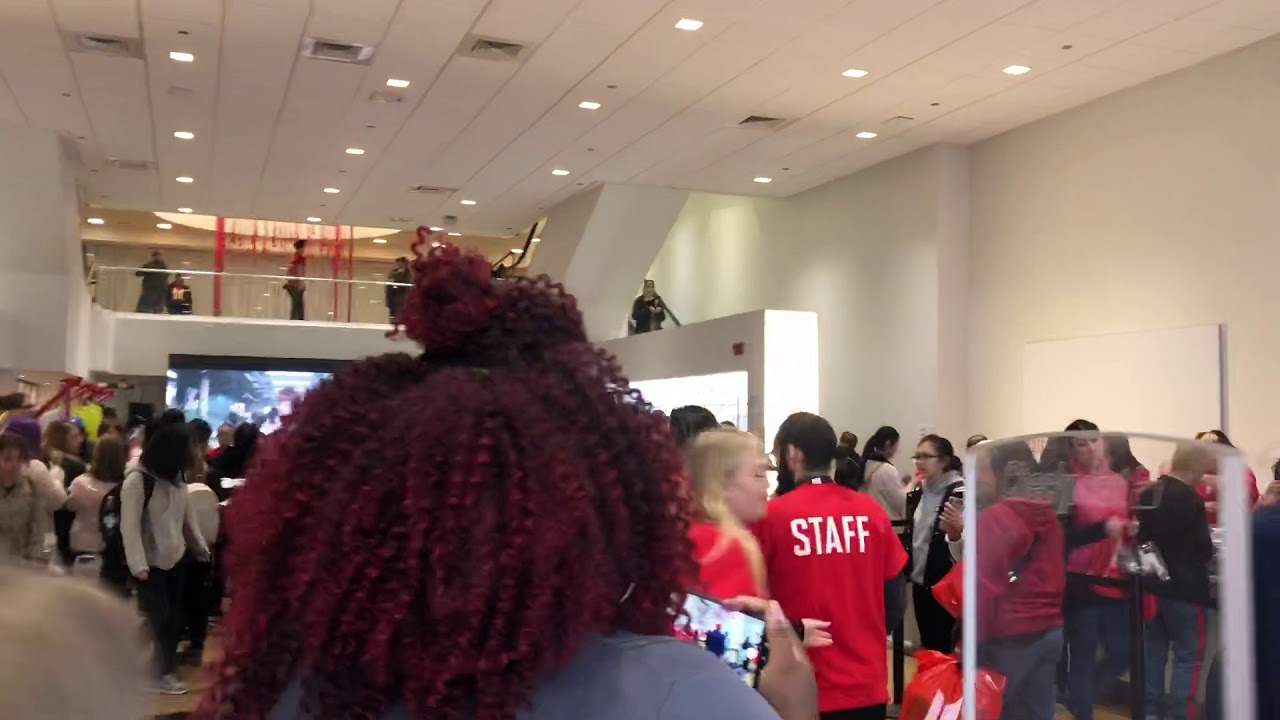 bts pop up shop in chicago ️ - YouTube