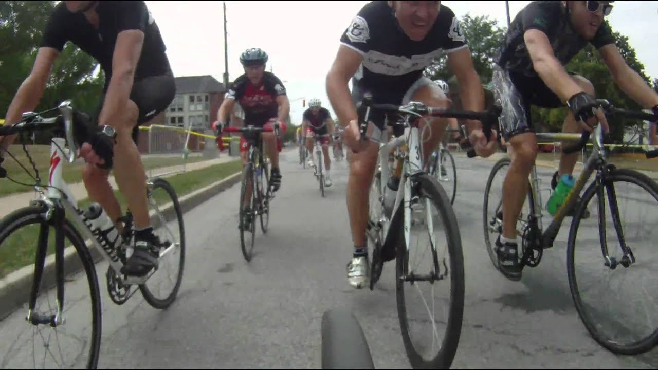 2010 Mass Ave Crit - Cat 5 - Final Lap - YouTube