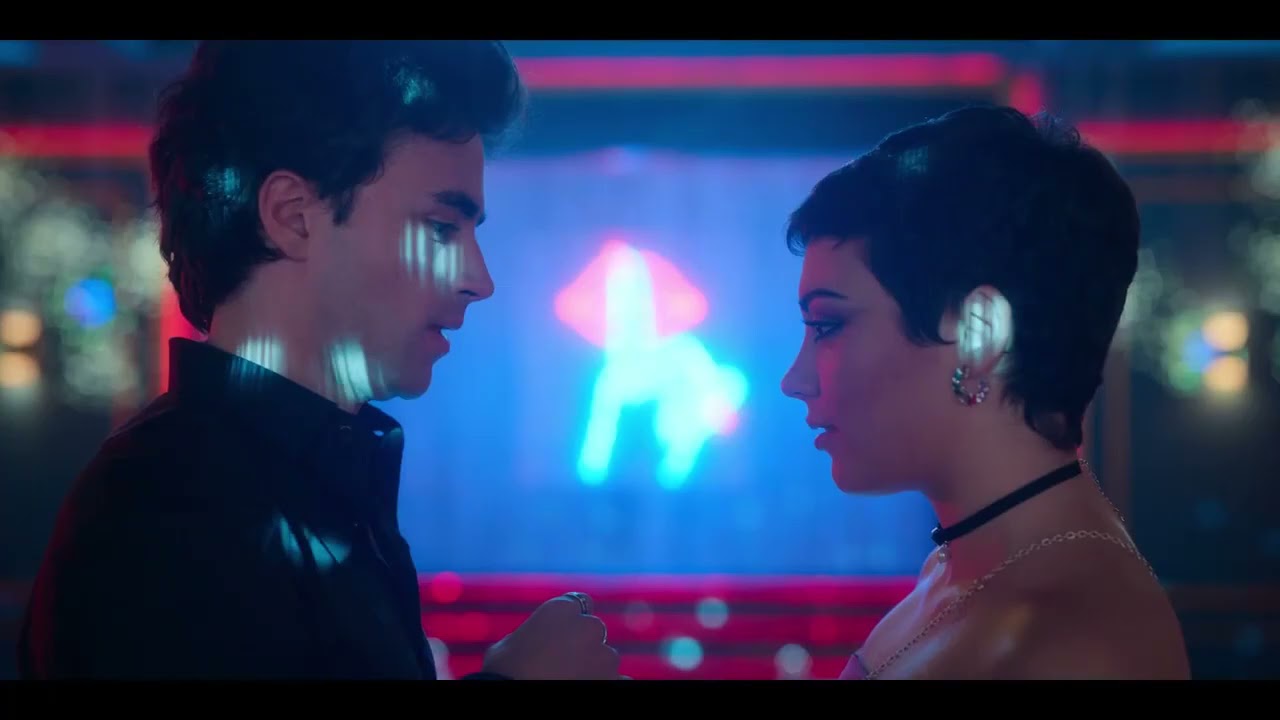 Elite Season 4 Kissing Scenes — Samu and Ari Itzan Escamilla and Carla ...