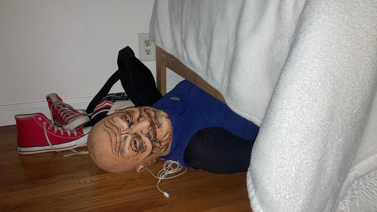 The Yoga Pants Yodeler - YouTube