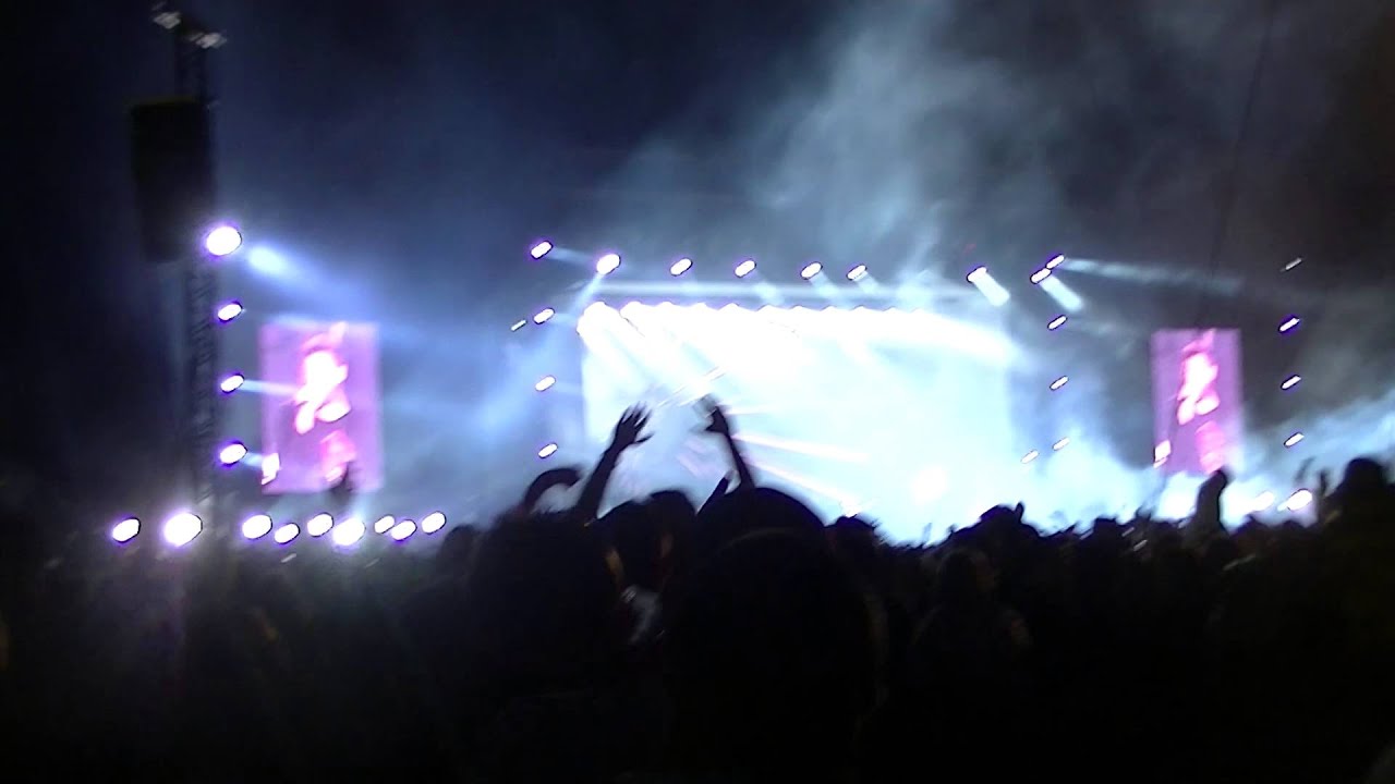 Kasabian - Fire Live at Victoria Park Leicester on 21/06/2014 - YouTube