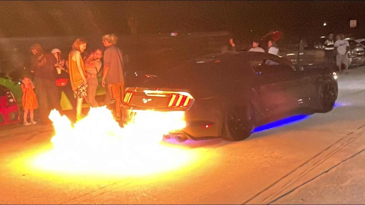 DAMN FORD MUSTANG ALMOST BLEW UP SHOOTING FLAMES - YouTube