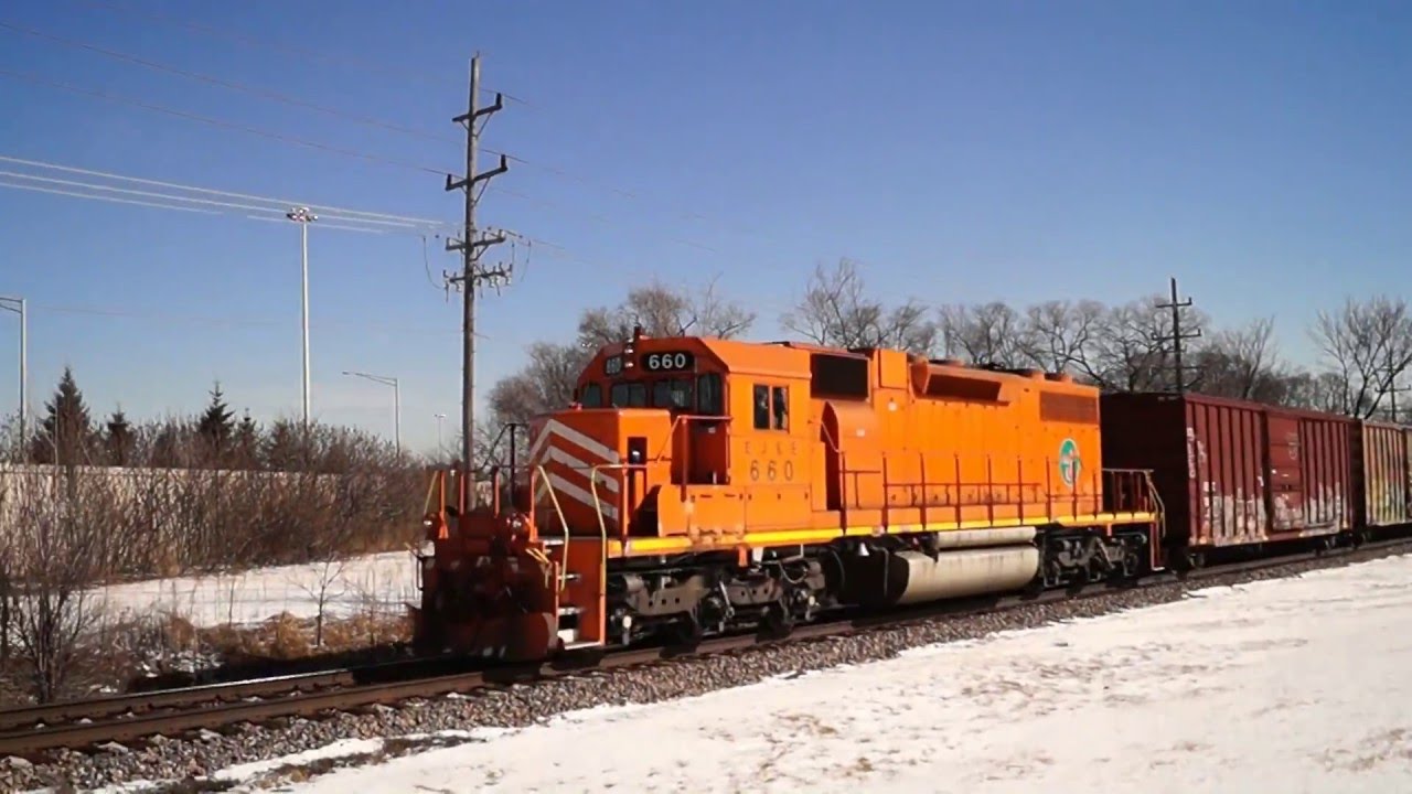 EJ&E #660 Rides Alongside I-290 - YouTube