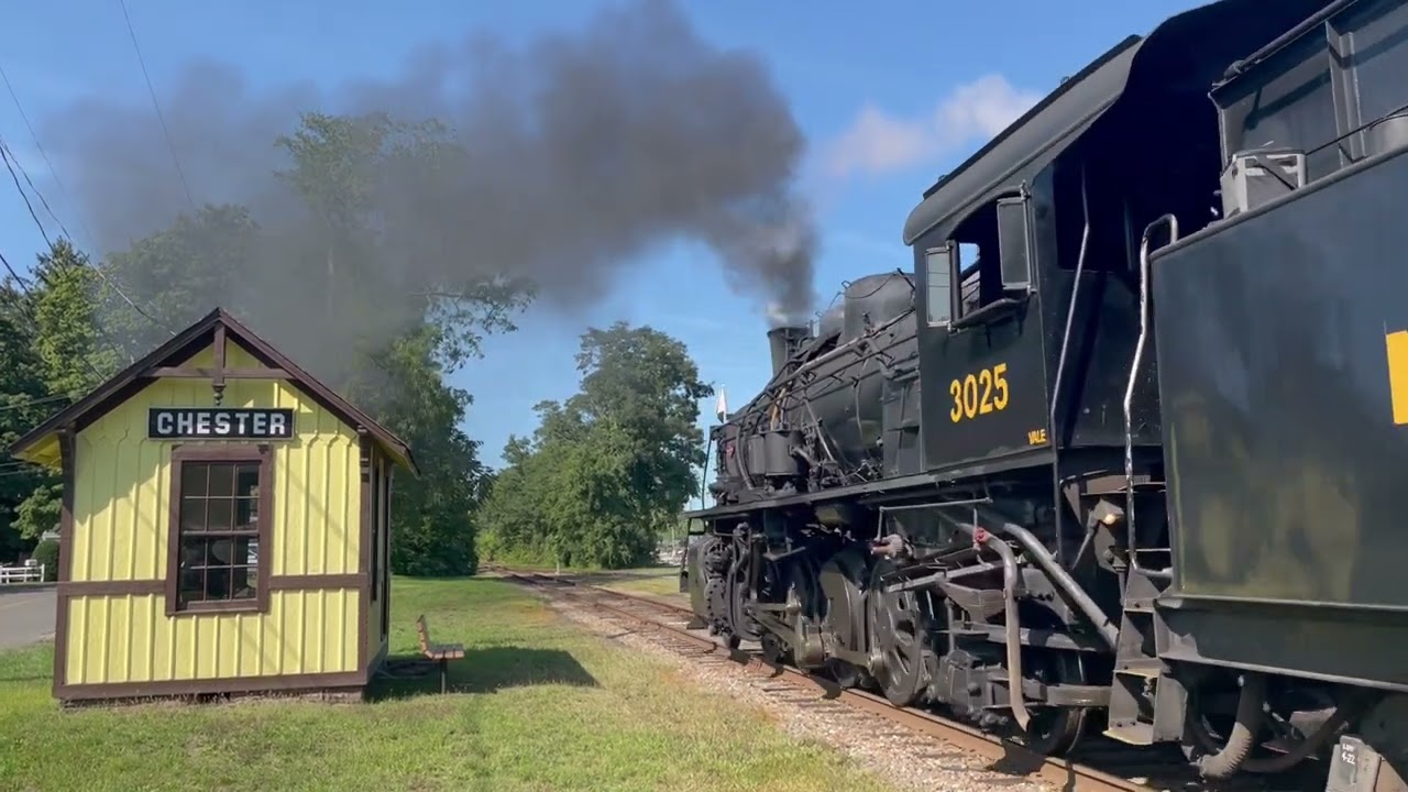 Valley Railroad 3025: Charging through the Connecticut Valley - YouTube