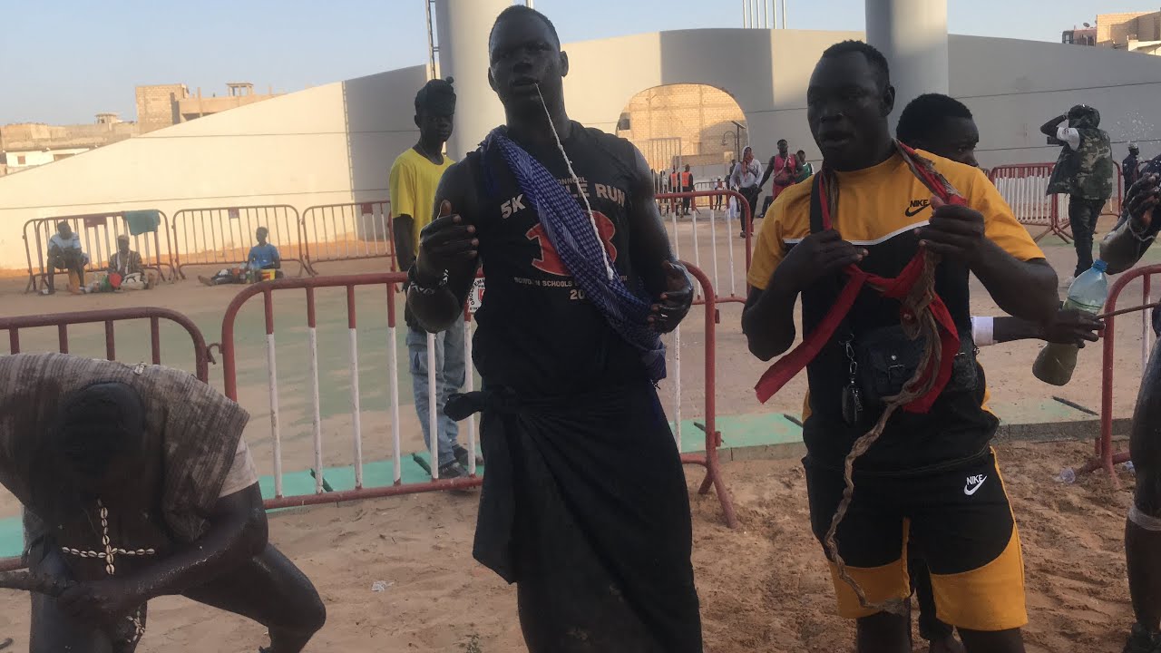 Gala 5 millions Entrée de CHEIKH DIAGNE BASS MONO NDOSS à L’arène ...