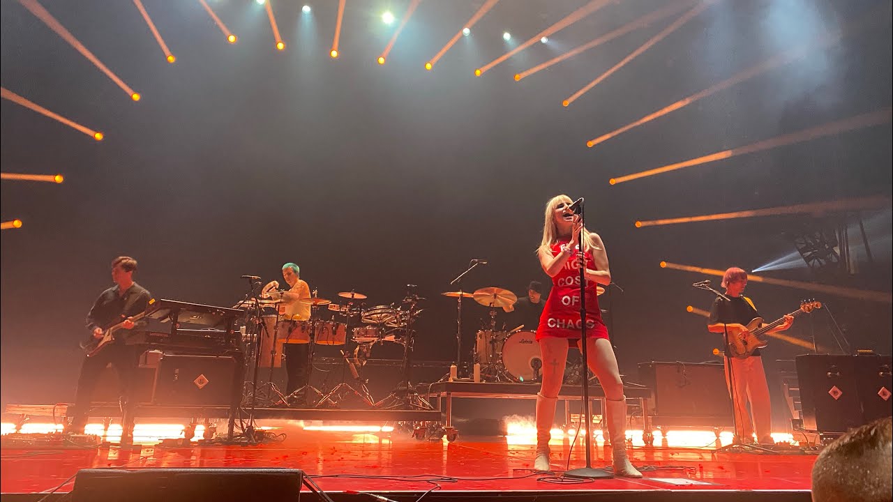 Figure 8 - Paramore (Live from Tulsa, OK) - YouTube