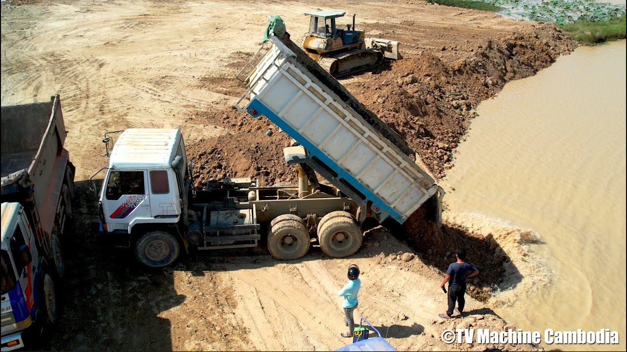 Incredible Wheels 10 Dump Truck Dumping Stone | Bulldozer Operator ...